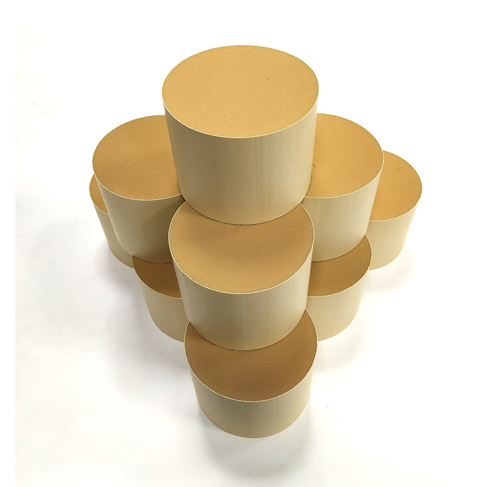 Honeycomb SCR Denox Catalyst with High Flow Rate for Catalytic Converters