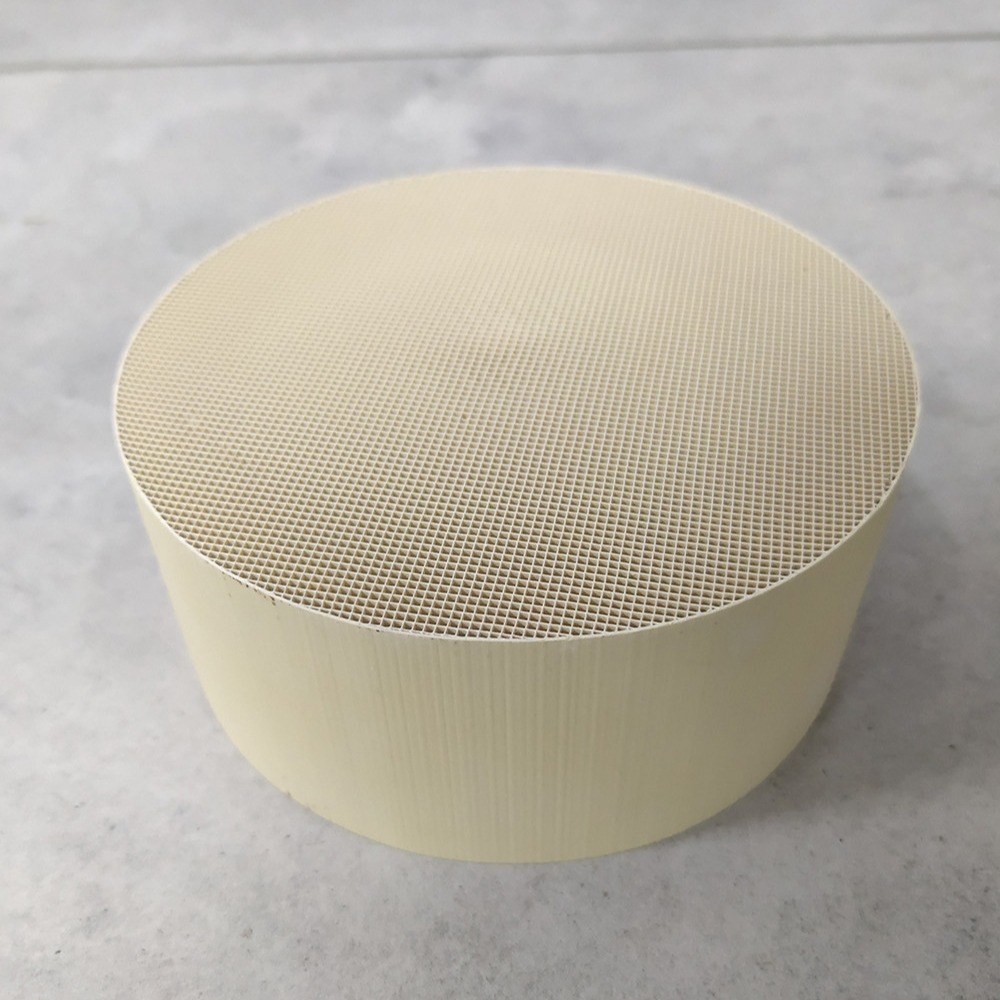 Porous Ceramic Platinum Monolith Catalyst For Diesel Engines Euro 5 V